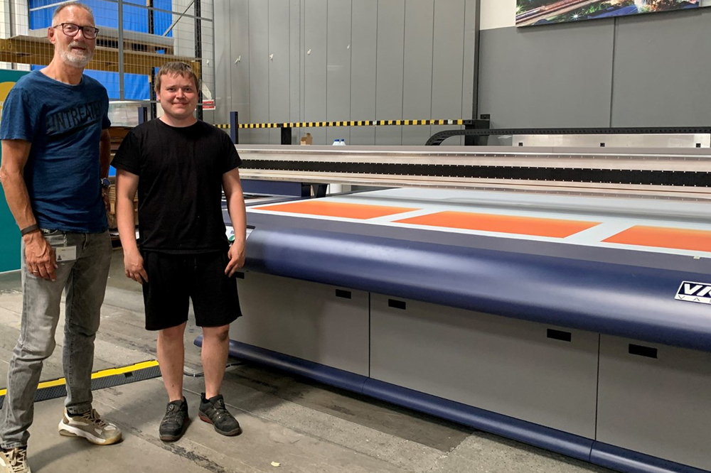 Stibo Complete bliver de første